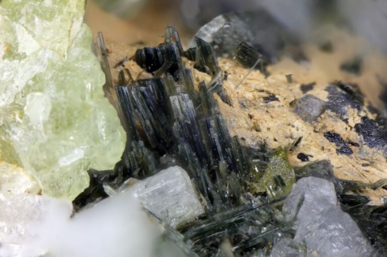 Actinolite – Minerals of Australia