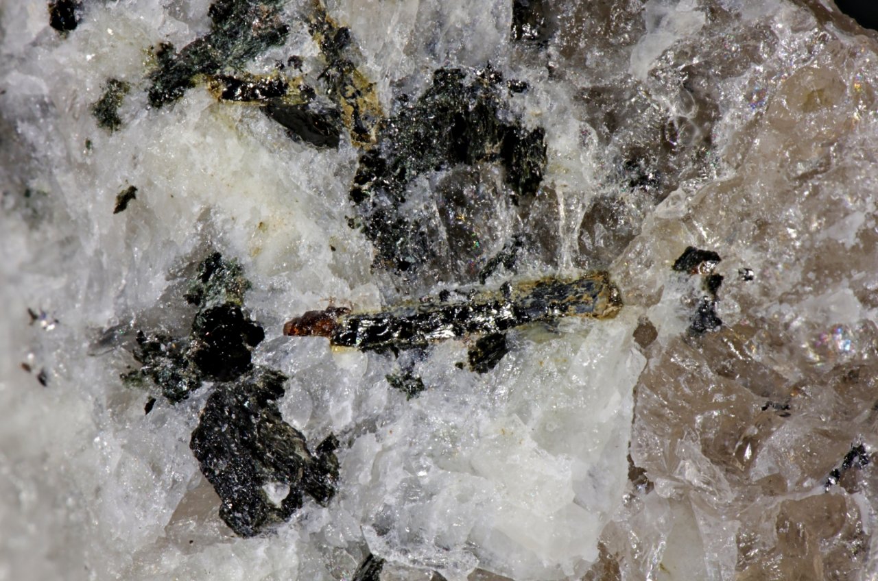 Allanite – Minerals of Australia