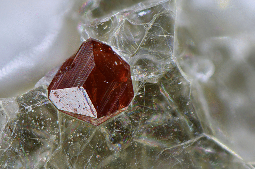 Almandine – Minerals of Australia